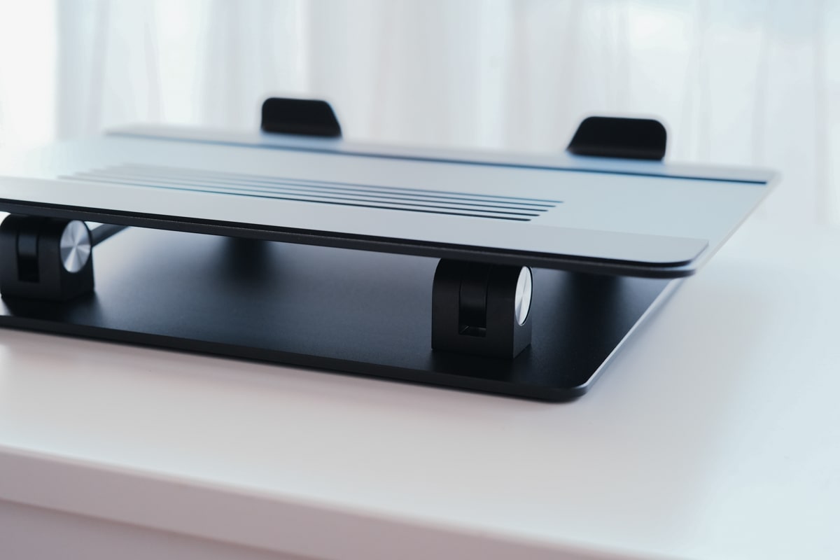 【レビュー】MOTTERU ノートPCスタンドは肩や首の疲れを軽減するアイテム！ | monokoto68 STYLE