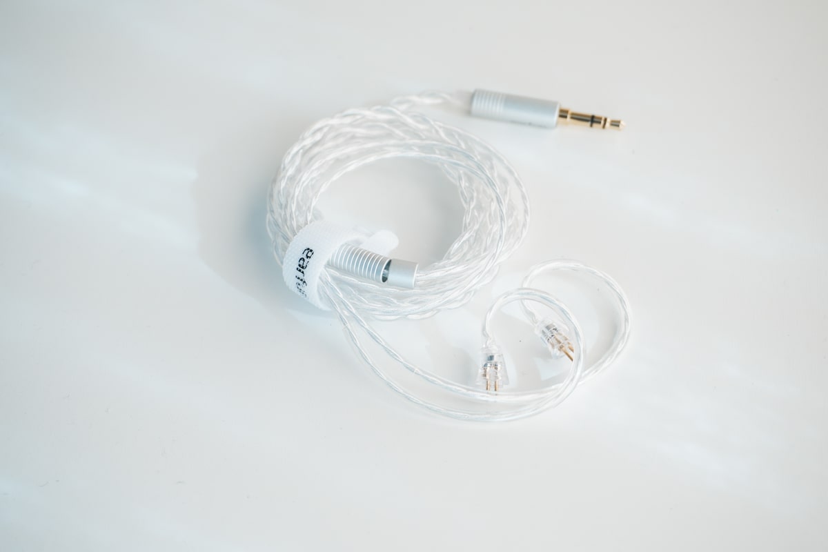 【レビュー】EarFun EH100 有線HiFiイヤホンは高級感のあるデザインがおしゃれ | monokoto68 STYLE