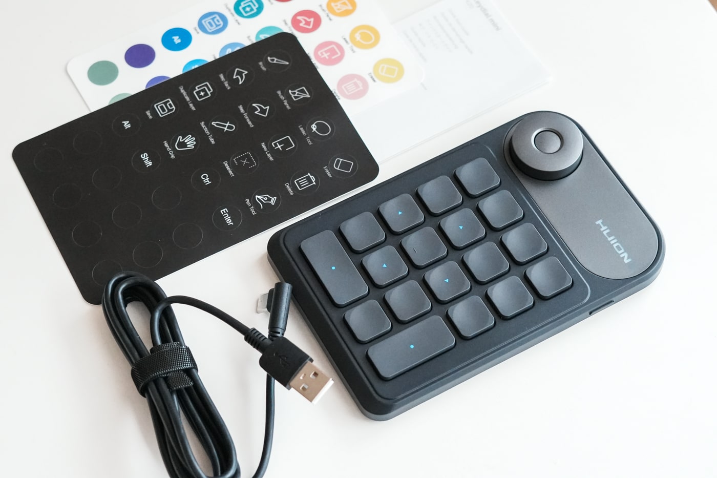 【レビュー】HUION 左手デバイス Keydial miniは、クリエイティブ操作を加速させるアイテム（ビジネス利用でも威力を発揮 ...