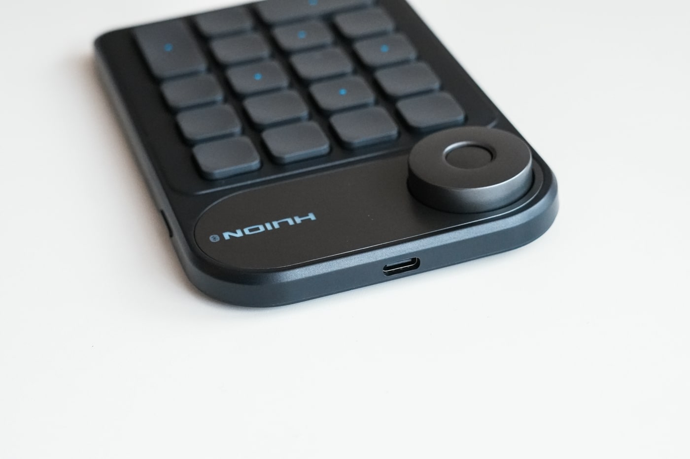【レビュー】HUION 左手デバイス Keydial miniは、クリエイティブ操作を加速させるアイテム（ビジネス利用でも威力を発揮 ...