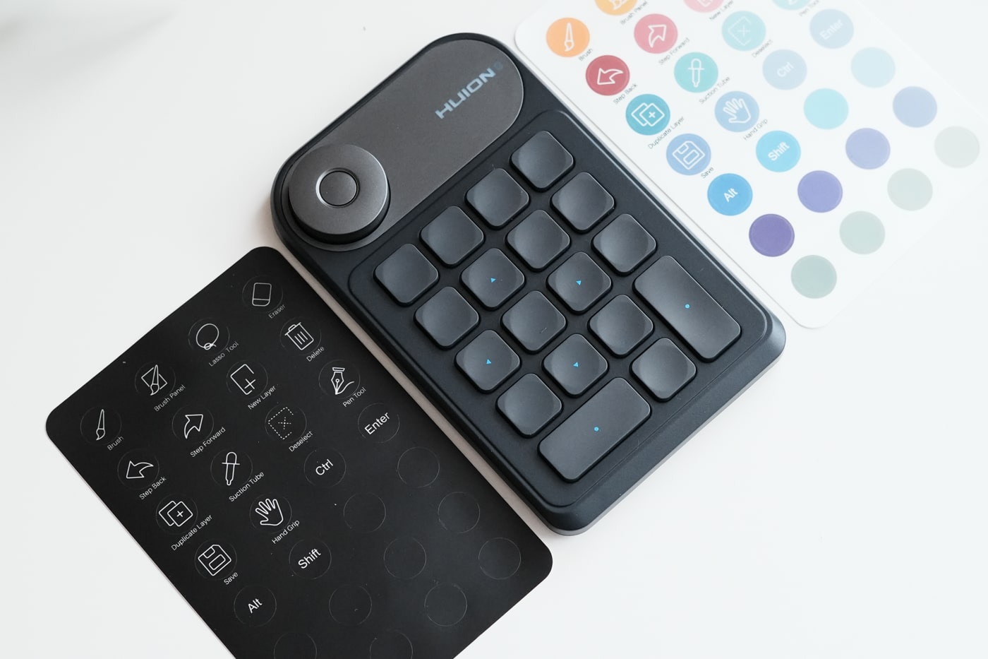 【レビュー】HUION 左手デバイス Keydial miniは、クリエイティブ操作を加速させるアイテム（ビジネス利用でも威力を発揮 ...